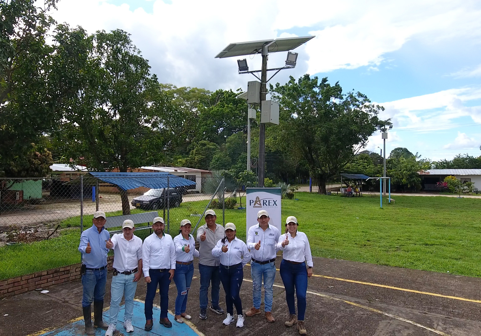 Veredas de Villanueva estrenan alumbrado público con paneles solares