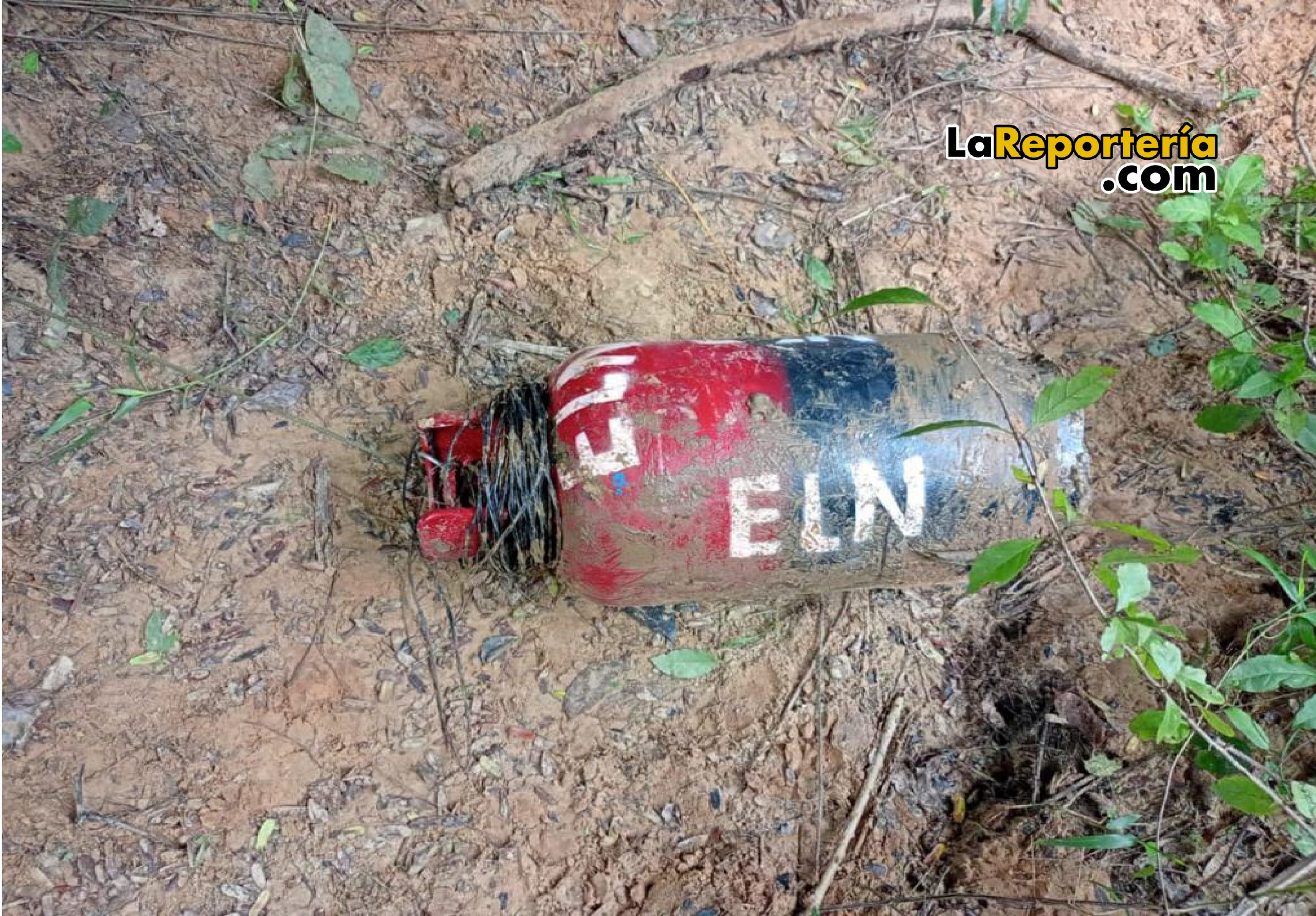 Poderoso cilindro bomba fue hallado en la base de un puente en Arauca