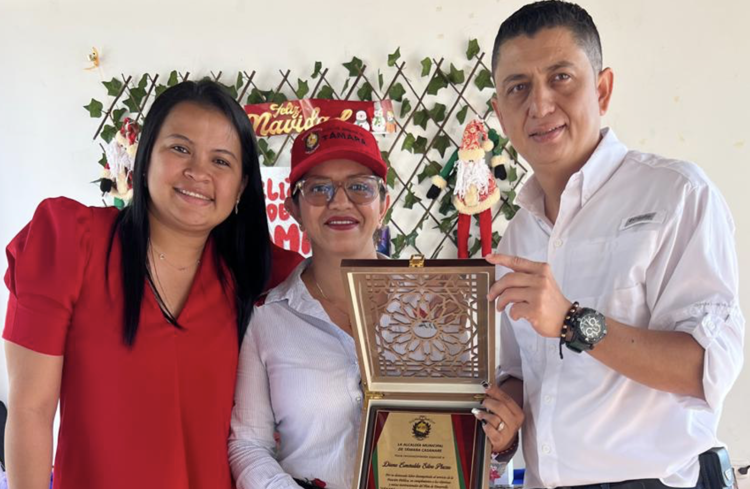 Entregan reconocimiento a Secretaria de Desarrollo Social y Cultura de Támara